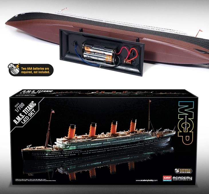 1:700 R.M.S. Titanic with LED Lighting Set | MN modelář